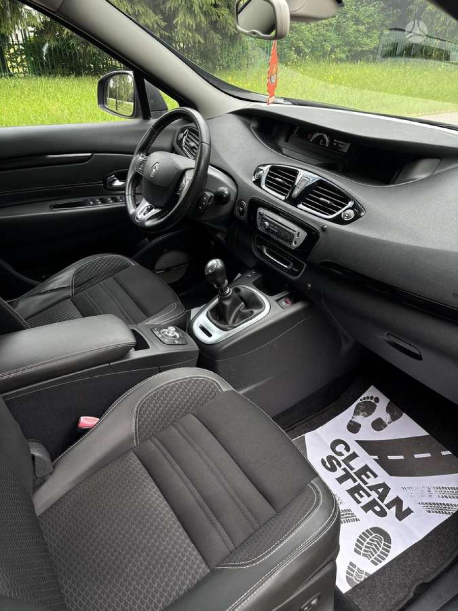 Melns Renault Scenic 2014 Utena, ar dzinēja tilpumu 1.60 L un nobraukumu 222 tūkst. km par 3950 €, foto 16 vietnē AUTOMOTO.COM.LV