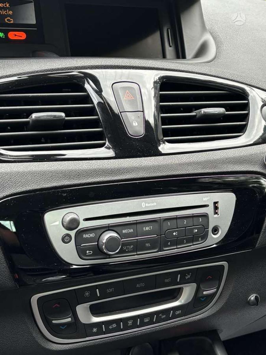 Melns Renault Scenic 2014 Utena, ar dzinēja tilpumu 1.60 L un nobraukumu 222 tūkst. km par 3950 €, foto 18 vietnē AUTOMOTO.COM.LV