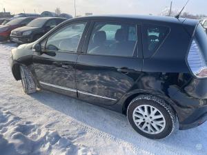 Black Renault Scenic 2015 in Taurage, with an engine capacity of 1.20 L and mileage of 140 thousand km for 4750 €, photo 9 on AUTOMOTO.COM.LV