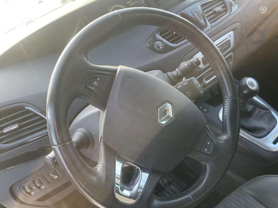 Black Renault Scenic 2015 in Taurage, with an engine capacity of 1.20 L and mileage of 140 thousand km for 4750 €, photo 16 on AUTOMOTO.COM.LV