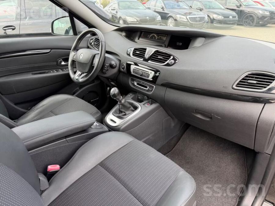 Melns Renault Scenic 2015 Ogre, ar dzinēja tilpumu 1.60 L un nobraukumu 79 tūkst. km par 5999 €, foto 12 vietnē AUTOMOTO.COM.LV