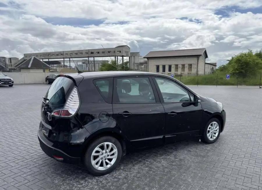 Black Renault Scenic 2015 in Telschi, with an engine capacity of 1.50 L and mileage of 261 thousand km for 4490 €, photo 10 on AUTOMOTO.COM.LV