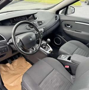 Black Renault Scenic 2015 in Telschi, with an engine capacity of 1.50 L and mileage of 261 thousand km for 4490 €, photo 14 on AUTOMOTO.COM.LV