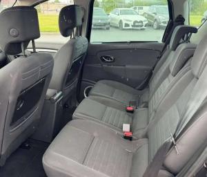 Black Renault Scenic 2015 in Telschi, with an engine capacity of 1.50 L and mileage of 261 thousand km for 4490 €, photo 16 on AUTOMOTO.COM.LV