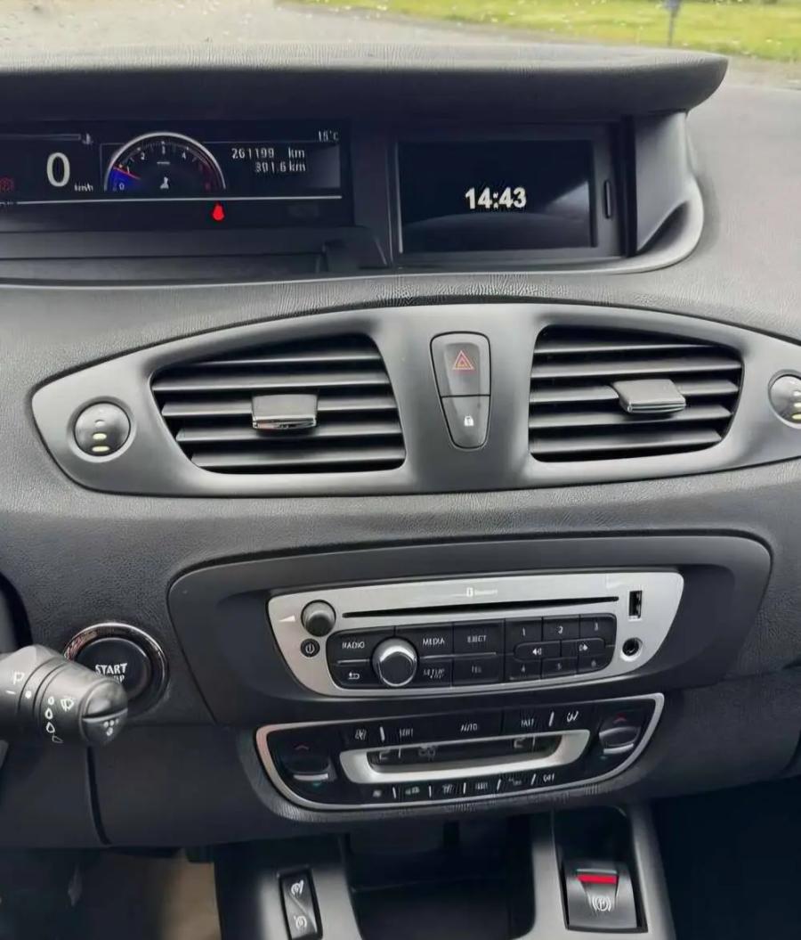 Black Renault Scenic 2015 in Telschi, with an engine capacity of 1.50 L and mileage of 261 thousand km for 4490 €, photo 18 on AUTOMOTO.COM.LV
