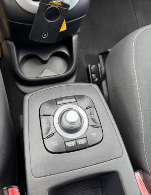 Black Renault Scenic 2015 in Telschi, with an engine capacity of 1.50 L and mileage of 261 thousand km for 4490 €, photo 21 on AUTOMOTO.COM.LV