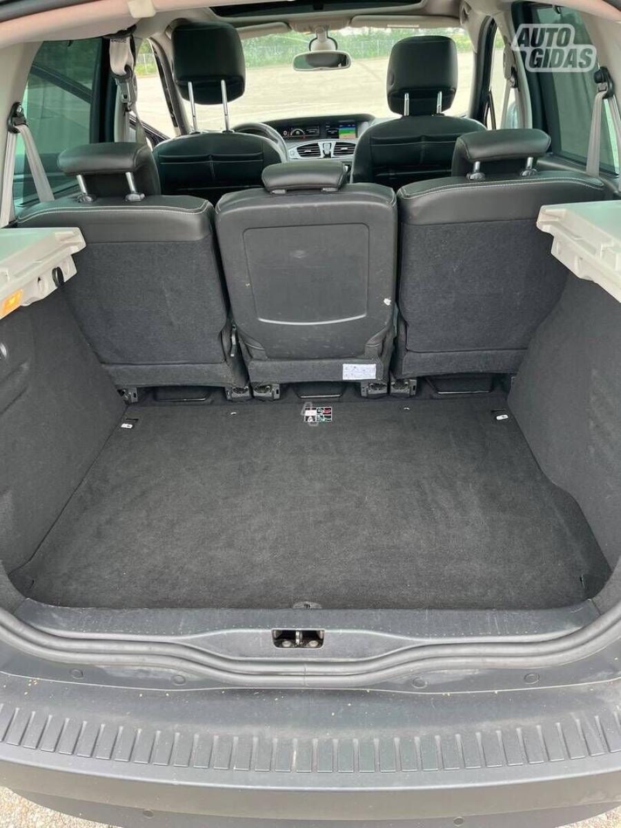 Black Renault Scenic 2015 in Marijampole, with an engine capacity of 1.50 L and mileage of 220 thousand km for 4950 €, photo 19 on AUTOMOTO.COM.LV
