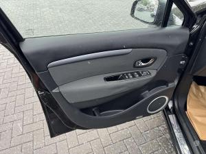 Black Renault Scenic 2015 in Telschi, with an engine capacity of 1.46 L and mileage of 261 thousand km for 4500 €, photo 16 on AUTOMOTO.COM.LV