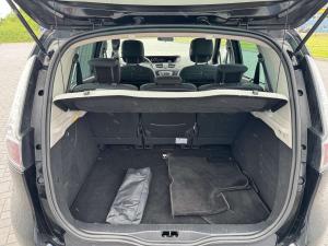 Black Renault Scenic 2015 in Telschi, with an engine capacity of 1.46 L and mileage of 261 thousand km for 4500 €, photo 19 on AUTOMOTO.COM.LV