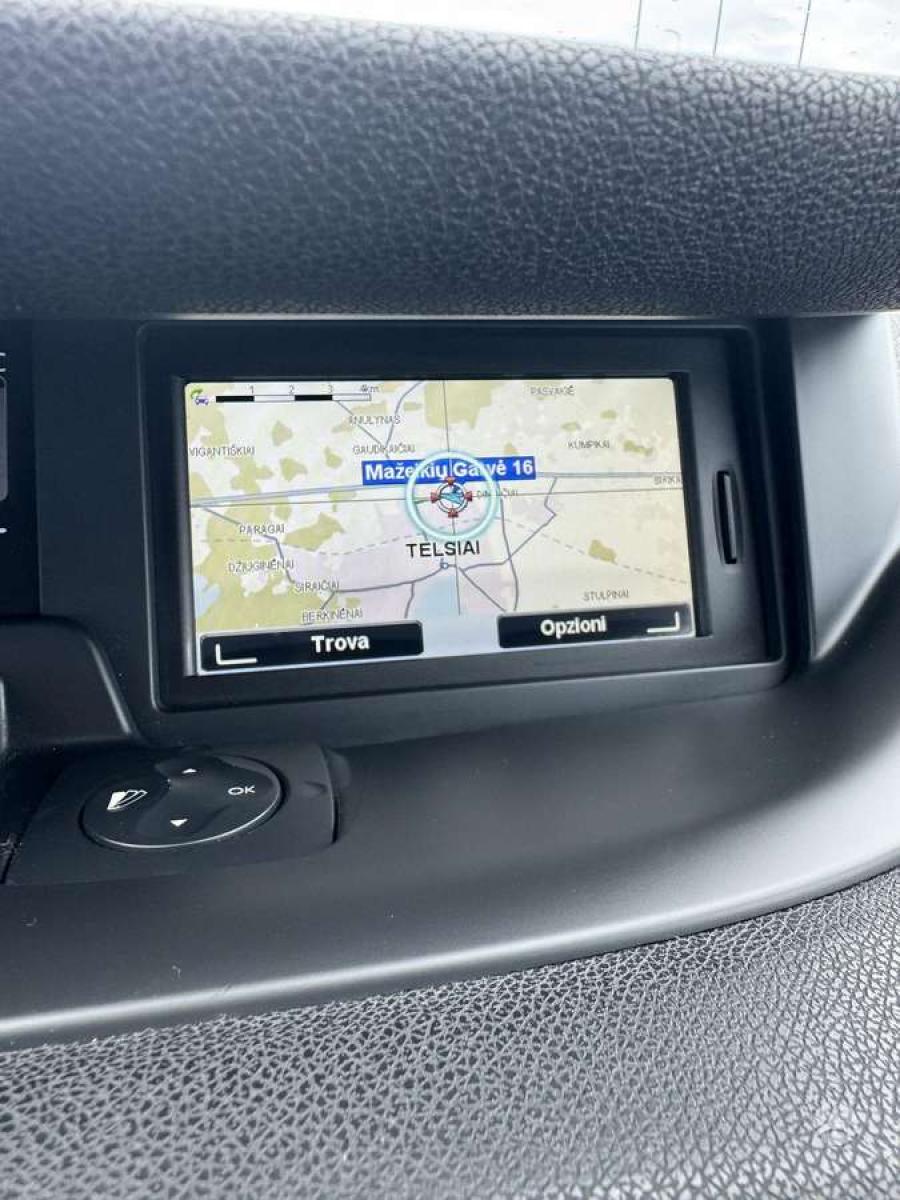 Black Renault Scenic 2015 in Telschi, with an engine capacity of 1.46 L and mileage of 261 thousand km for 4500 €, photo 28 on AUTOMOTO.COM.LV