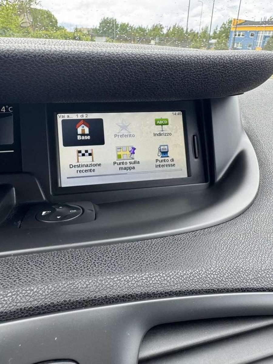 Black Renault Scenic 2015 in Telschi, with an engine capacity of 1.46 L and mileage of 261 thousand km for 4500 €, photo 31 on AUTOMOTO.COM.LV
