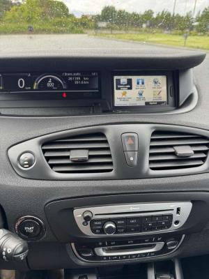 Black Renault Scenic 2015 in Telschi, with an engine capacity of 1.46 L and mileage of 261 thousand km for 4500 €, photo 32 on AUTOMOTO.COM.LV