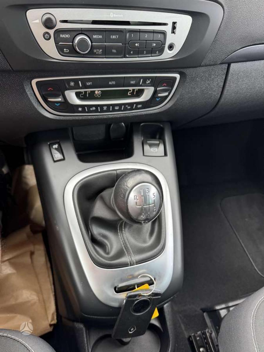Black Renault Scenic 2015 in Telschi, with an engine capacity of 1.46 L and mileage of 261 thousand km for 4500 €, photo 33 on AUTOMOTO.COM.LV