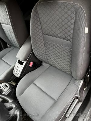 Melns Renault Scenic 2010 Tallina, ar dzinēja tilpumu 1.90 L un nobraukumu 229 tūkst. km par 2950 €, foto 14 vietnē AUTOMOTO.COM.LV