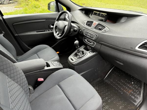 Melns Renault Scenic 2010 Tallina, ar dzinēja tilpumu 1.90 L un nobraukumu 229 tūkst. km par 2950 €, foto 10 vietnē AUTOMOTO.COM.LV