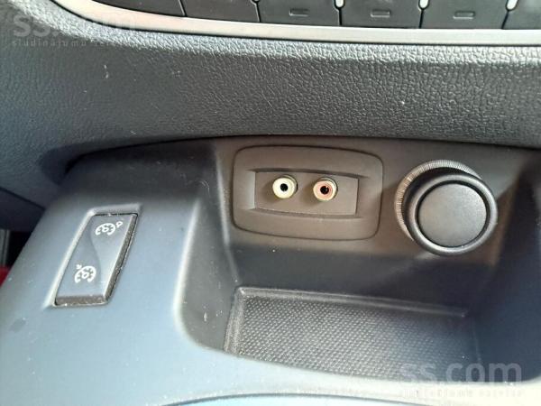 Melns Renault Scenic 2011 Talsi, ar dzinēja tilpumu 2.00 L un nobraukumu 183 tūkst. km par 5470 €, foto 10 vietnē AUTOMOTO.COM.LV