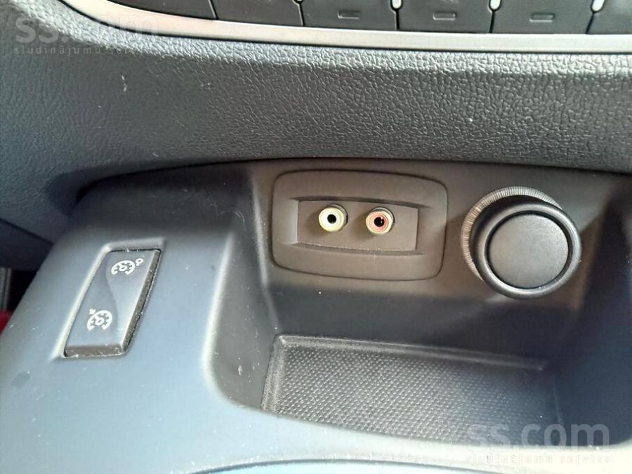 Melns Renault Scenic 2011 Talsi, ar dzinēja tilpumu 2.00 L un nobraukumu 183 tūkst. km par 5470 €, foto 11 vietnē AUTOMOTO.COM.LV