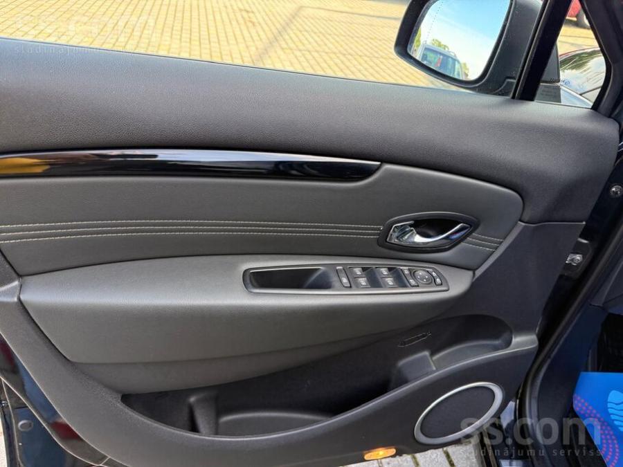 Melns Renault Scenic 2011 Talsi, ar dzinēja tilpumu 2.00 L un nobraukumu 183 tūkst. km par 5470 €, foto 18 vietnē AUTOMOTO.COM.LV