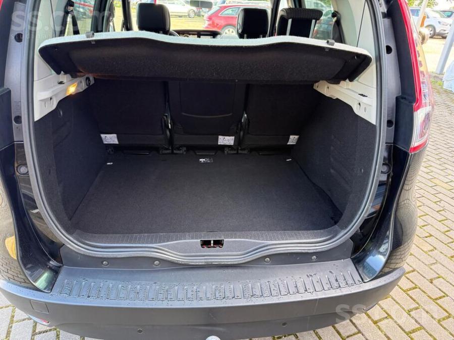 Melns Renault Scenic 2011 Talsi, ar dzinēja tilpumu 2.00 L un nobraukumu 183 tūkst. km par 5470 €, foto 26 vietnē AUTOMOTO.COM.LV