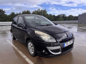 Melns Renault Scenic 2011 Tallina, ar dzinēja tilpumu 1.50 L un nobraukumu 300 tūkst. km par 1900 €, foto  vietnē AUTOMOTO.COM.LV