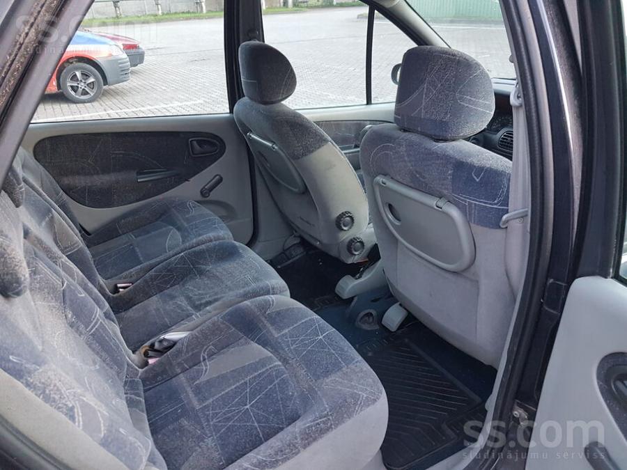 Blue Renault Scenic 2001 in Riga, with an engine capacity of 1.90 L and mileage of 277 thousand km for 900 €, photo 7 on AUTOMOTO.COM.LV