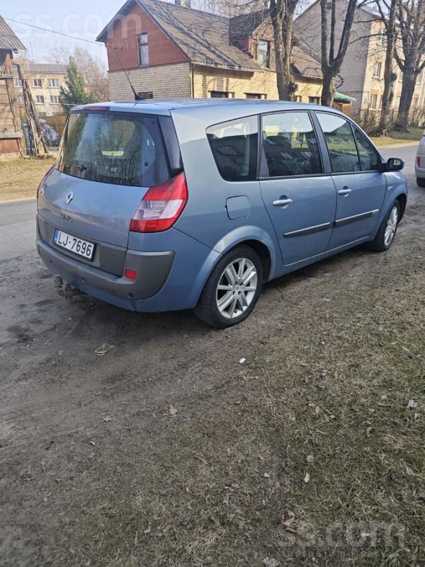 Zils Renault Scenic 2004 Rīga, ar dzinēja tilpumu 1.90 L un nobraukumu 319 tūkst. km par 700 €, foto 2 vietnē AUTOMOTO.COM.LV