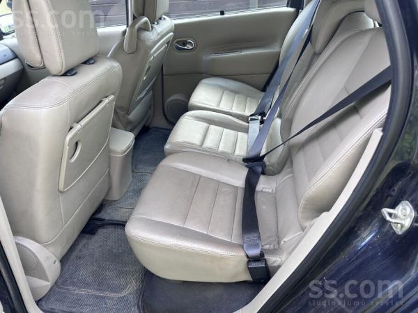 Blue Renault Scenic 2006 in Riga, with an engine capacity of 1.90 L and mileage of 340 thousand km for 1500 €, photo 5 on AUTOMOTO.COM.LV