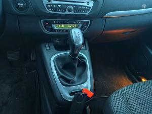 Zils Renault Scenic 2011 Marijampole, ar dzinēja tilpumu 1.46 L un nobraukumu 221 tūkst. km par 3000 €, foto 13 vietnē AUTOMOTO.COM.LV