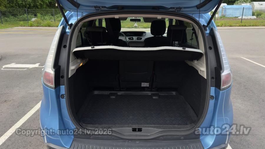 Blue Renault Scenic 2013 in Tallinn, with an engine capacity of 1.50 L and mileage of 268 thousand km for 3000 €, photo 11 on AUTOMOTO.COM.LV