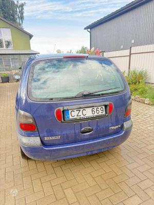 Blue Renault Scenic 1998 in Kaunas, with an engine capacity of 1.60 L and mileage of 329 thousand km for 900 €, photo 6 on AUTOMOTO.COM.LV