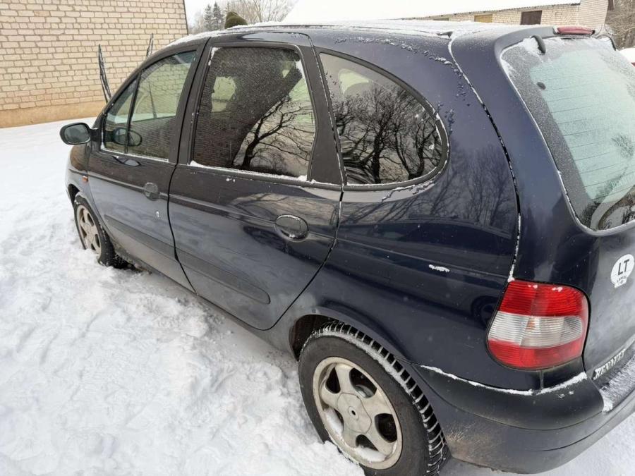 Zils Renault Scenic 2000 Radviliškis, ar dzinēja tilpumu 1.60 L un nobraukumu 265 tūkst. km par 600 €, foto 4 vietnē AUTOMOTO.COM.LV