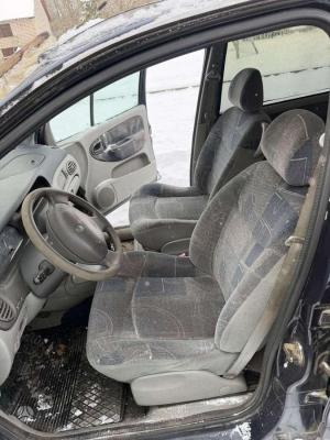 Zils Renault Scenic 2000 Radviliškis, ar dzinēja tilpumu 1.60 L un nobraukumu 265 tūkst. km par 600 €, foto 12 vietnē AUTOMOTO.COM.LV