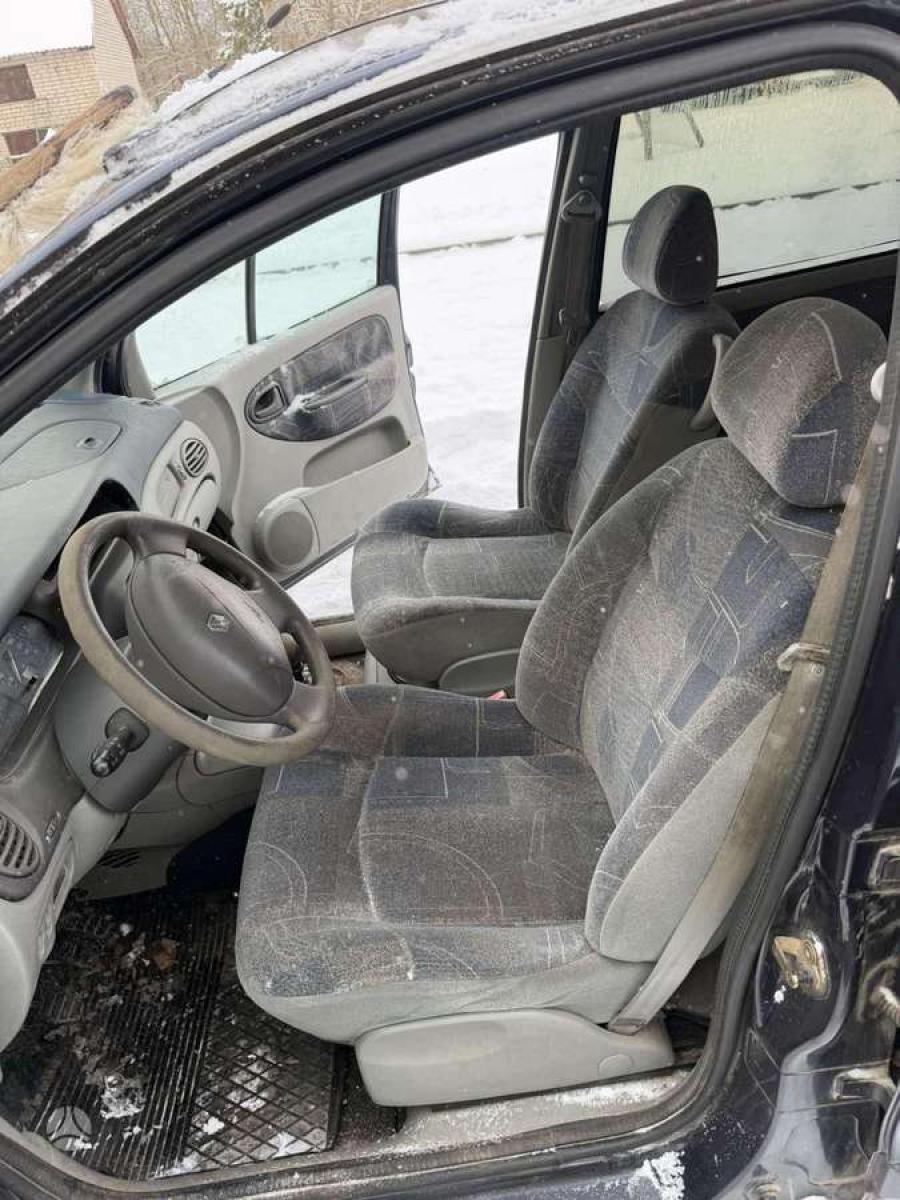 Zils Renault Scenic 2000 Radviliškis, ar dzinēja tilpumu 1.60 L un nobraukumu 265 tūkst. km par 600 €, foto 12 vietnē AUTOMOTO.COM.LV