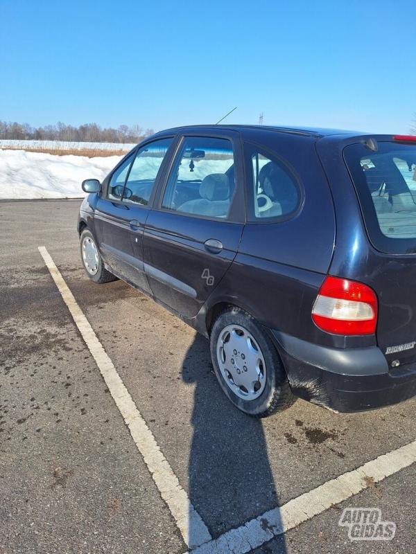 Zils Renault Scenic 2000 Raseiniai, ar dzinēja tilpumu 1.60 L un nobraukumu 278 tūkst. km par 580 €, foto 6 vietnē AUTOMOTO.COM.LV