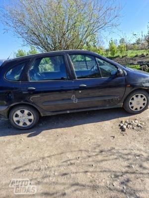 Zils Renault Scenic 2000 Viļņa, ar dzinēja tilpumu 1.60 L un nobraukumu 200 tūkst. km par 450 €, foto  vietnē AUTOMOTO.COM.LV