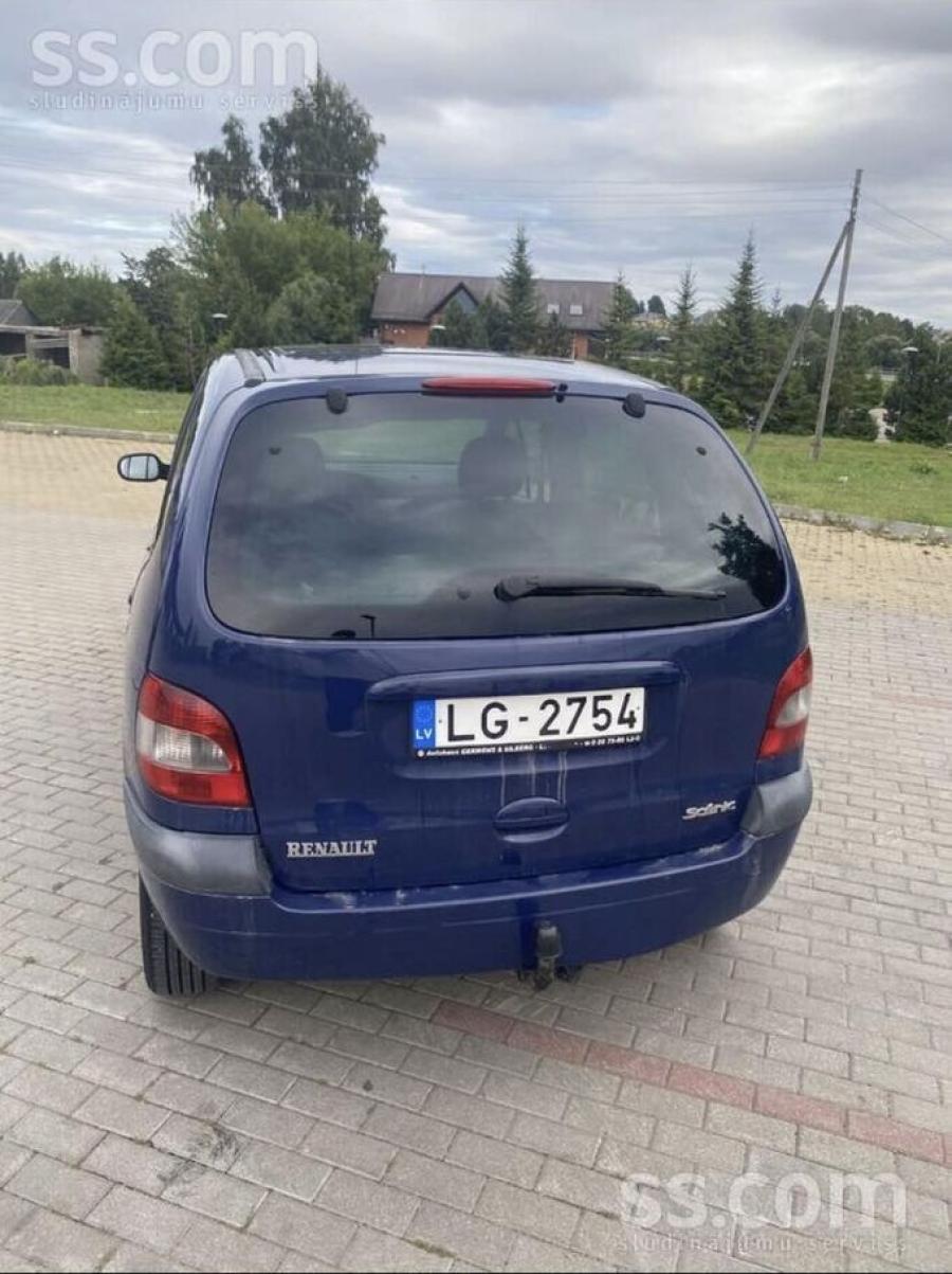 Zils Renault Scenic 2001 Rēzekne, ar dzinēja tilpumu 1.60 L un nobraukumu 253 tūkst. km par 1300 €, foto 4 vietnē AUTOMOTO.COM.LV