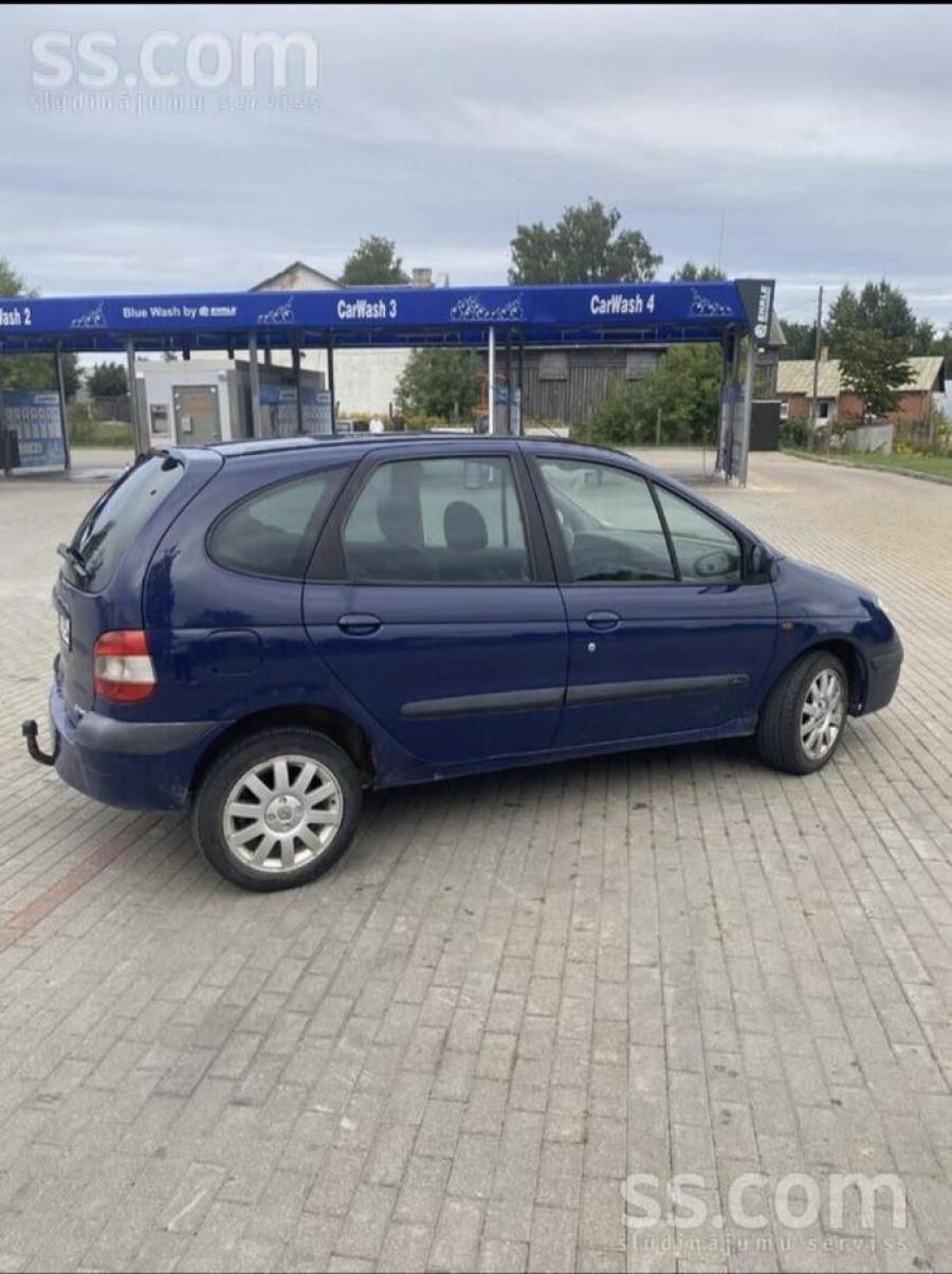 Zils Renault Scenic 2001 Rēzekne, ar dzinēja tilpumu 1.60 L un nobraukumu 253 tūkst. km par 1300 €, foto 5 vietnē AUTOMOTO.COM.LV