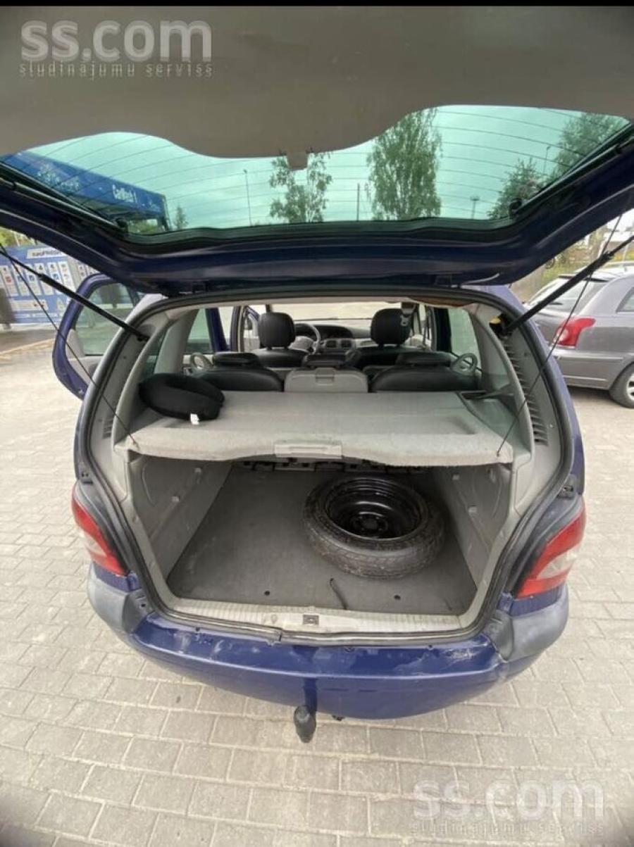 Zils Renault Scenic 2001 Rēzekne, ar dzinēja tilpumu 1.60 L un nobraukumu 253 tūkst. km par 1300 €, foto 6 vietnē AUTOMOTO.COM.LV