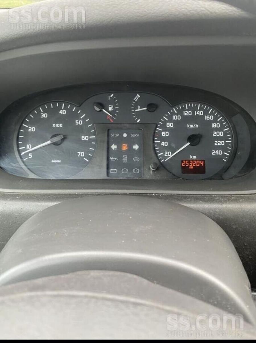 Zils Renault Scenic 2001 Rēzekne, ar dzinēja tilpumu 1.60 L un nobraukumu 253 tūkst. km par 1300 €, foto 8 vietnē AUTOMOTO.COM.LV