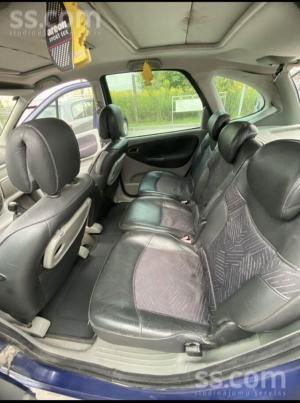 Zils Renault Scenic 2001 Rēzekne, ar dzinēja tilpumu 1.60 L un nobraukumu 253 tūkst. km par 1300 €, foto 9 vietnē AUTOMOTO.COM.LV