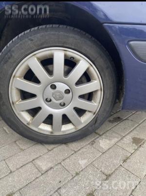 Zils Renault Scenic 2001 Rēzekne, ar dzinēja tilpumu 1.60 L un nobraukumu 253 tūkst. km par 1300 €, foto 10 vietnē AUTOMOTO.COM.LV