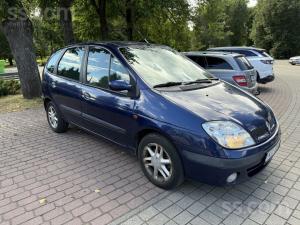 Zils Renault Scenic 2002 Daugavpils, ar dzinēja tilpumu 1.40 L un nobraukumu 220 tūkst. km par 1200 €, foto 7 vietnē AUTOMOTO.COM.LV