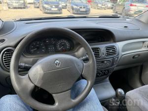 Zils Renault Scenic 2002 Daugavpils, ar dzinēja tilpumu 1.40 L un nobraukumu 220 tūkst. km par 1200 €, foto 15 vietnē AUTOMOTO.COM.LV