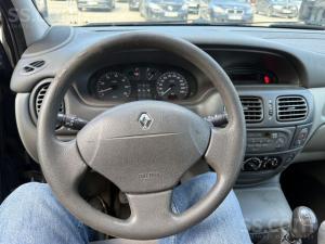 Zils Renault Scenic 2002 Daugavpils, ar dzinēja tilpumu 1.40 L un nobraukumu 220 tūkst. km par 1200 €, foto 16 vietnē AUTOMOTO.COM.LV