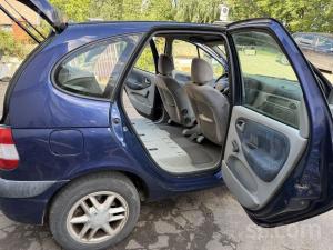 Zils Renault Scenic 2002 Daugavpils, ar dzinēja tilpumu 1.40 L un nobraukumu 220 tūkst. km par 1200 €, foto 19 vietnē AUTOMOTO.COM.LV