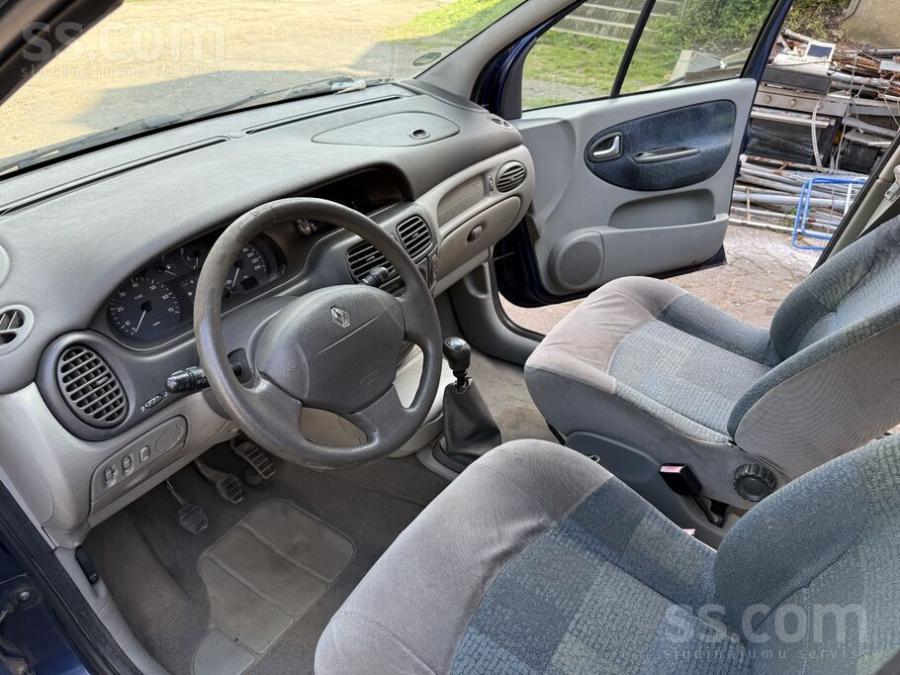 Zils Renault Scenic 2002 Daugavpils, ar dzinēja tilpumu 1.40 L un nobraukumu 220 tūkst. km par 1200 €, foto 21 vietnē AUTOMOTO.COM.LV