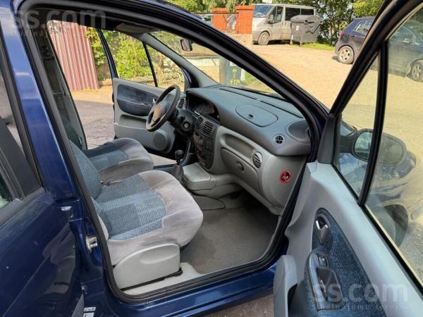 Blue Renault Scenic 2002 in Daugavpils, with an engine capacity of 1.40 L and mileage of 219 thousand km for 990 €, photo 5 on AUTOMOTO.COM.LV