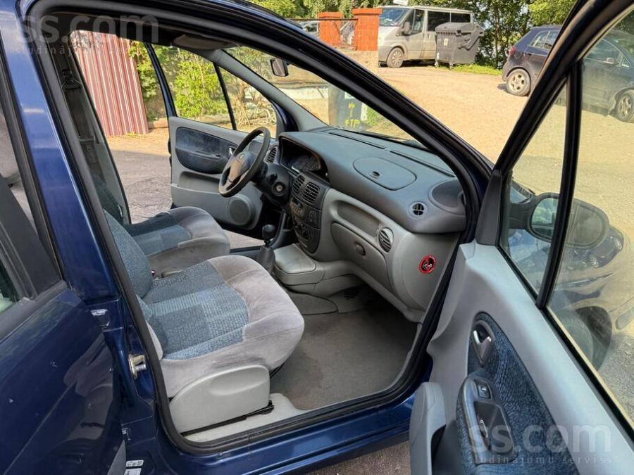 Zils Renault Scenic 2002 Daugavpils, ar dzinēja tilpumu 1.40 L un nobraukumu 219 tūkst. km par 990 €, foto 5 vietnē AUTOMOTO.COM.LV