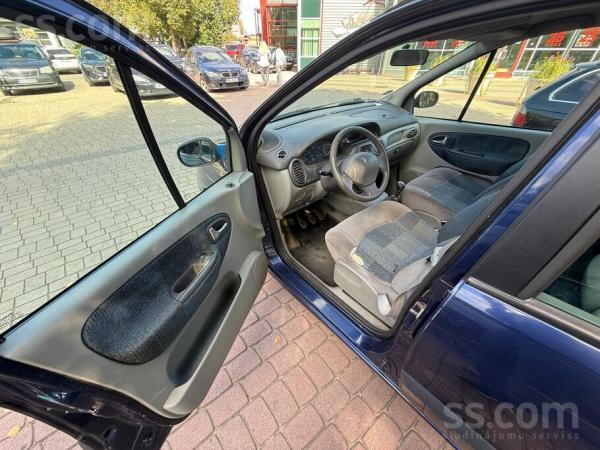 Blue Renault Scenic 2002 in Daugavpils, with an engine capacity of 1.40 L and mileage of 219 thousand km for 990 €, photo 8 on AUTOMOTO.COM.LV