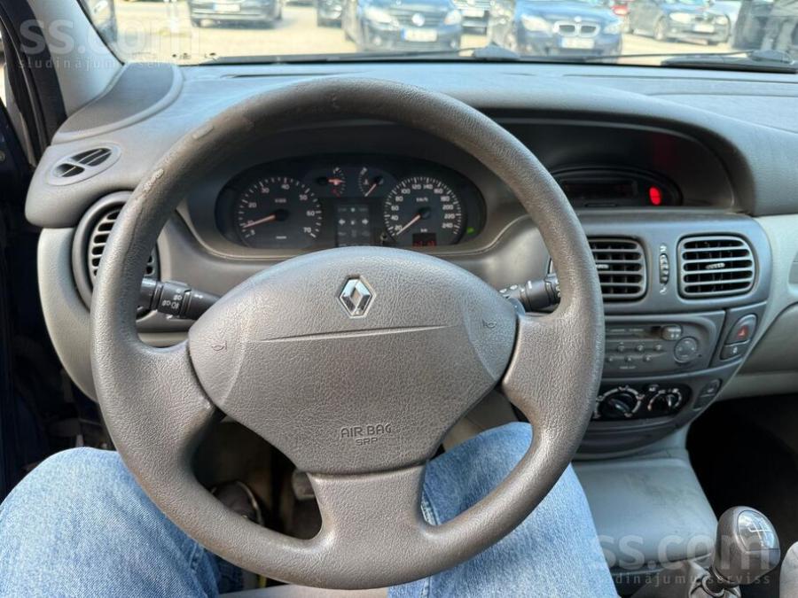Zils Renault Scenic 2002 Daugavpils, ar dzinēja tilpumu 1.40 L un nobraukumu 219 tūkst. km par 990 €, foto 9 vietnē AUTOMOTO.COM.LV